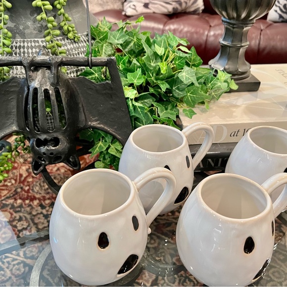 Pottery Barn | Accents | Pottery Barn Rare First Edition Ghost Face Mug ...